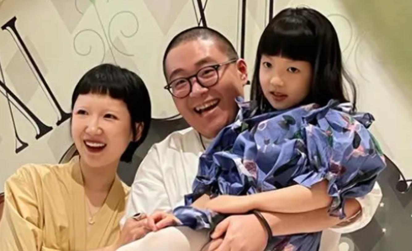 Hao Shaowen went to school to watch his stepdaughter's performance ...