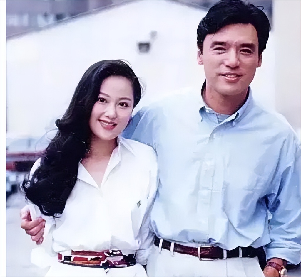 60-year-old Zhang Xiaohui appeared in Shanghai. It is difficult to look directly at the raw ...