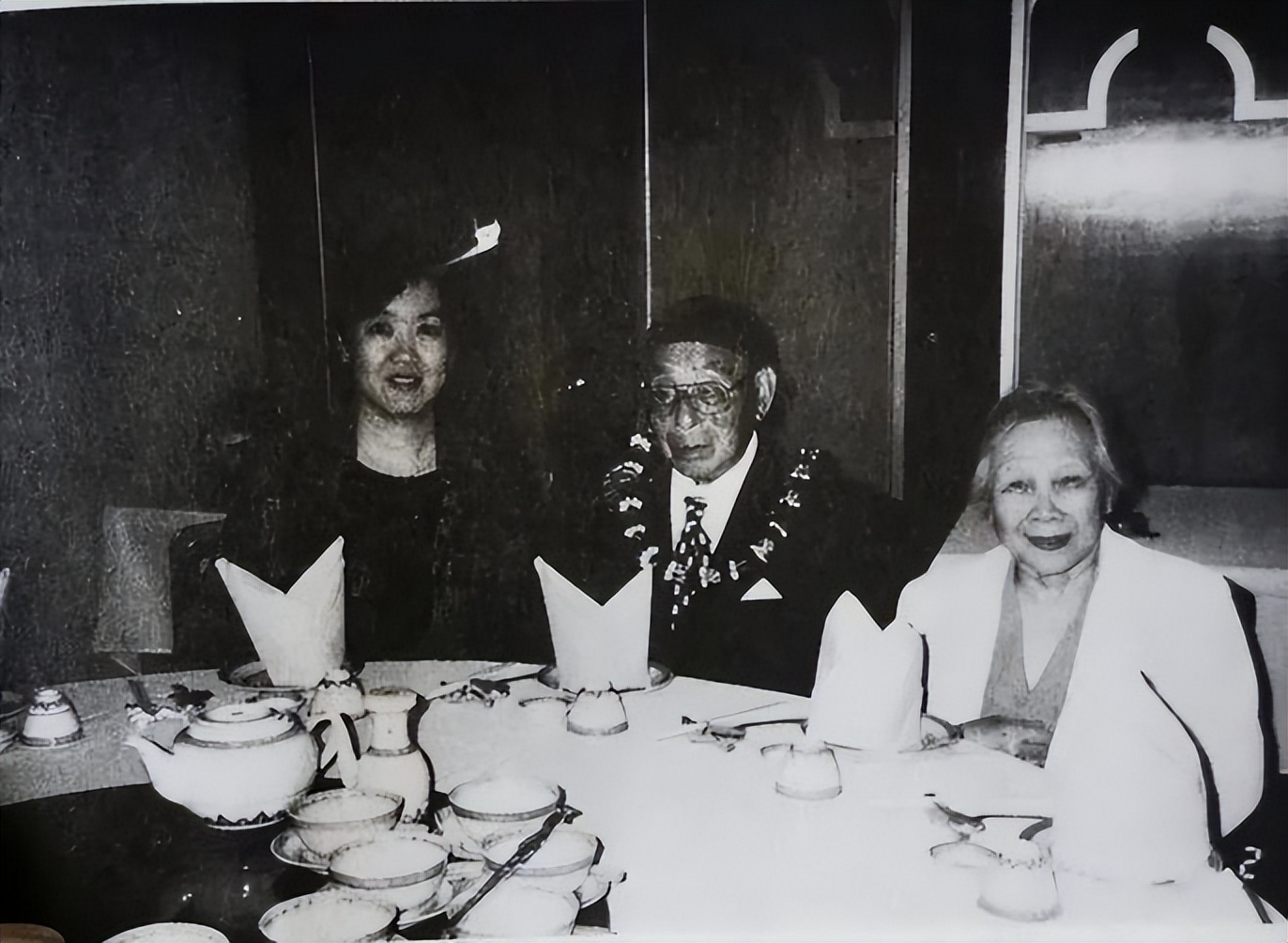 In 2006, Xie Xueping, Zhang Xuesi's wife, met Zhang Xueliang for the ...