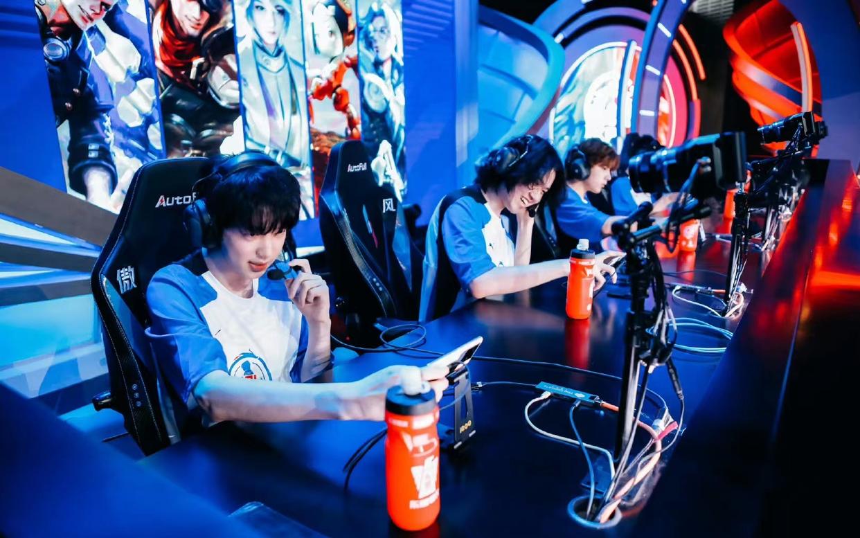 AG對陣LGD首發出爐：「沖S」的生死大戰，張角、Cat對戰老東家！ - 頭條匯