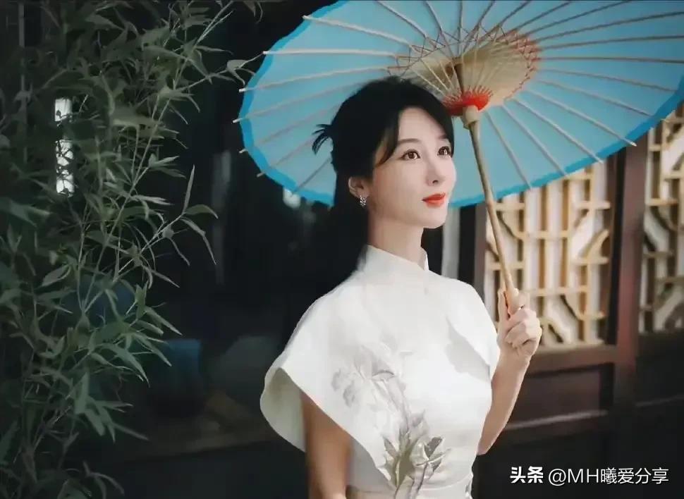 Have you seen Yang Zi wearing a cheongsam? Classical and elegant ...