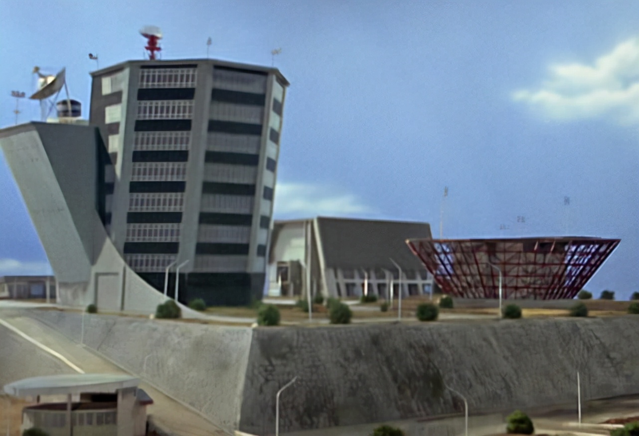 Ultraman: Where is the monster team base built?The bottom of the sea is ...