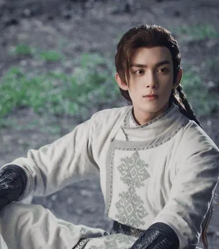 Changge Xing: Changge introduces A Falcon to Wei Shuyu Wei Shuyu ...