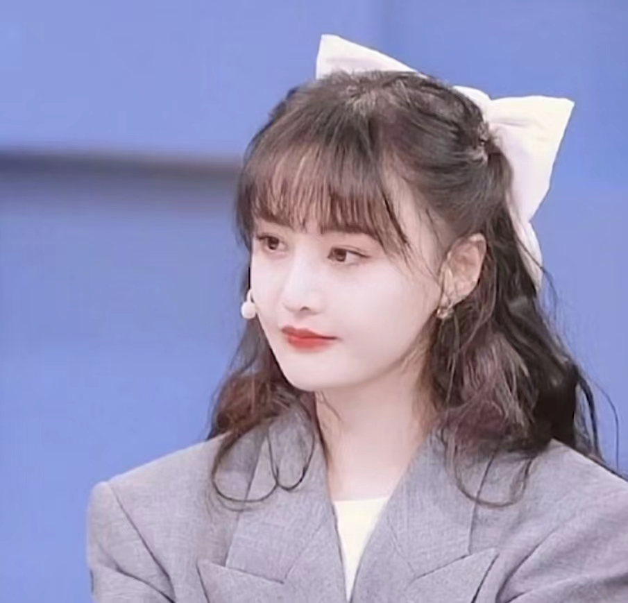 Hu Yanbin was exposed as suspected of having a new love affair. He had a tryst with a mysterious ...