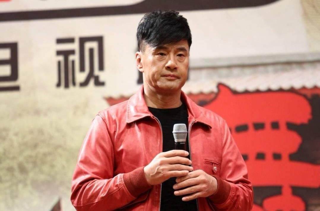 Yu Rongguang: Married for 35 years and 0 scandals, suddenly divorced at the age of 63, which is ...