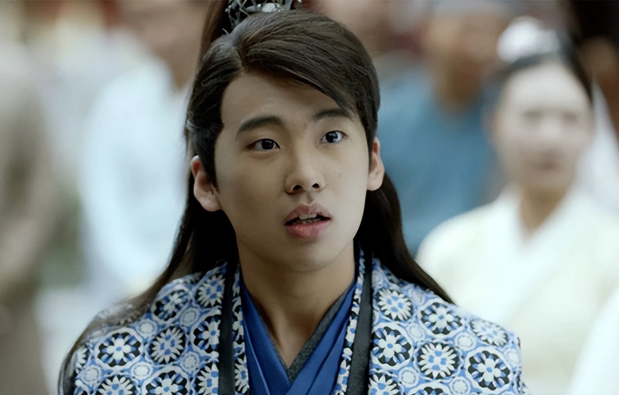 "Celebrating More Than Years 2": Fei Qiming plays Versace, Zhou Yuchao ...