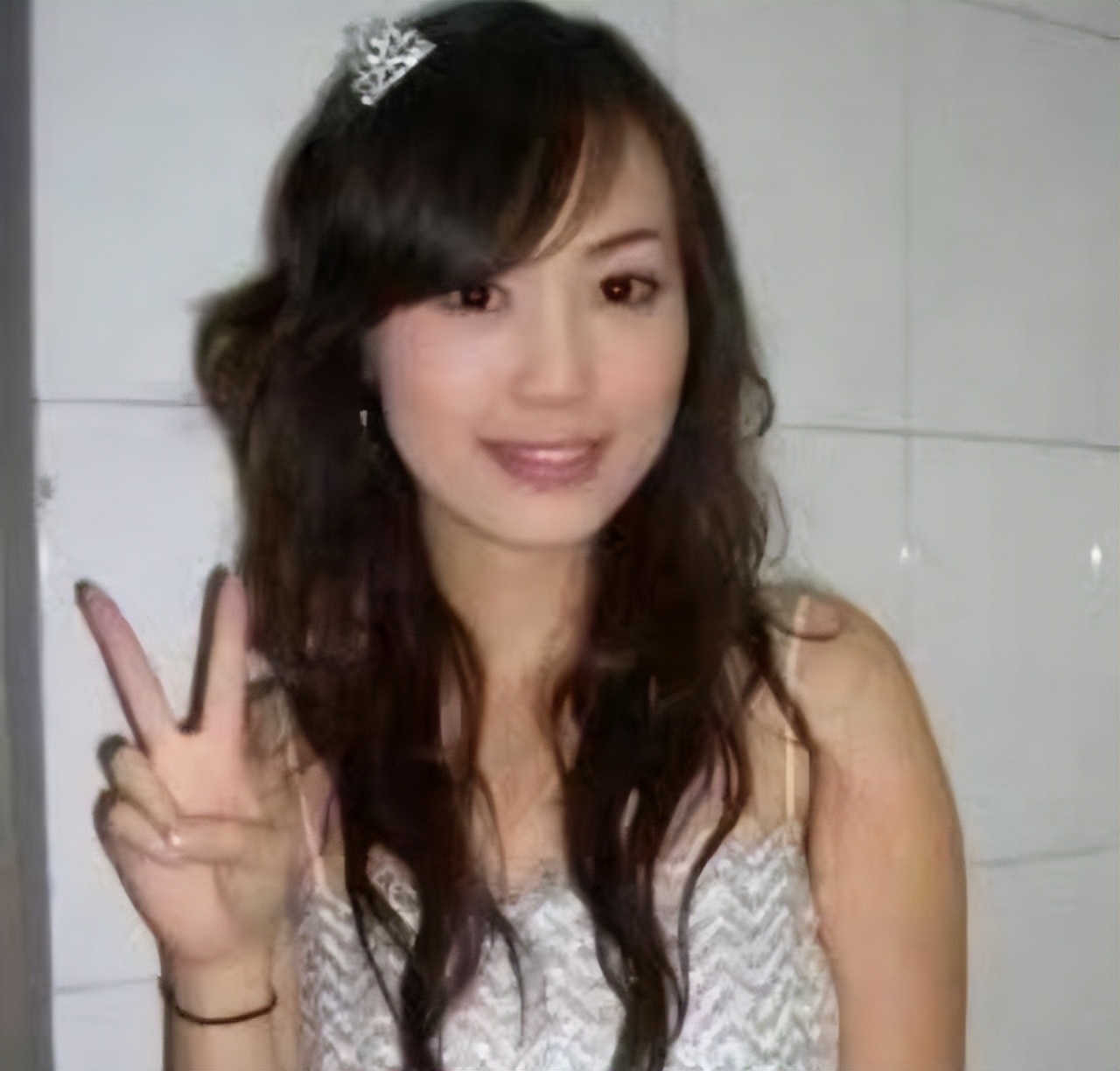 "Beautiful and charming wife" Ma Rong, who is so rich that she must ...