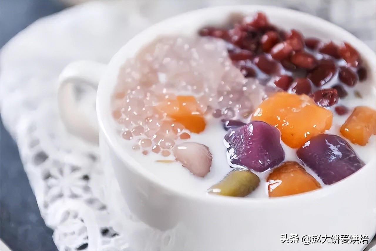 It can be made without an oven. The handmade small taro balls with zero ...