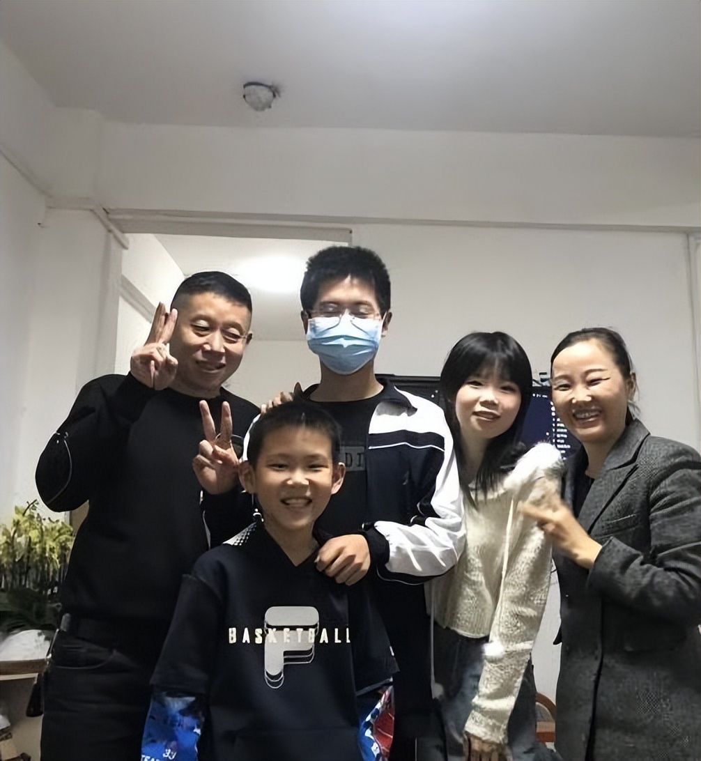 Sun Haiyang was asked who is more handsome and his son on the live ...