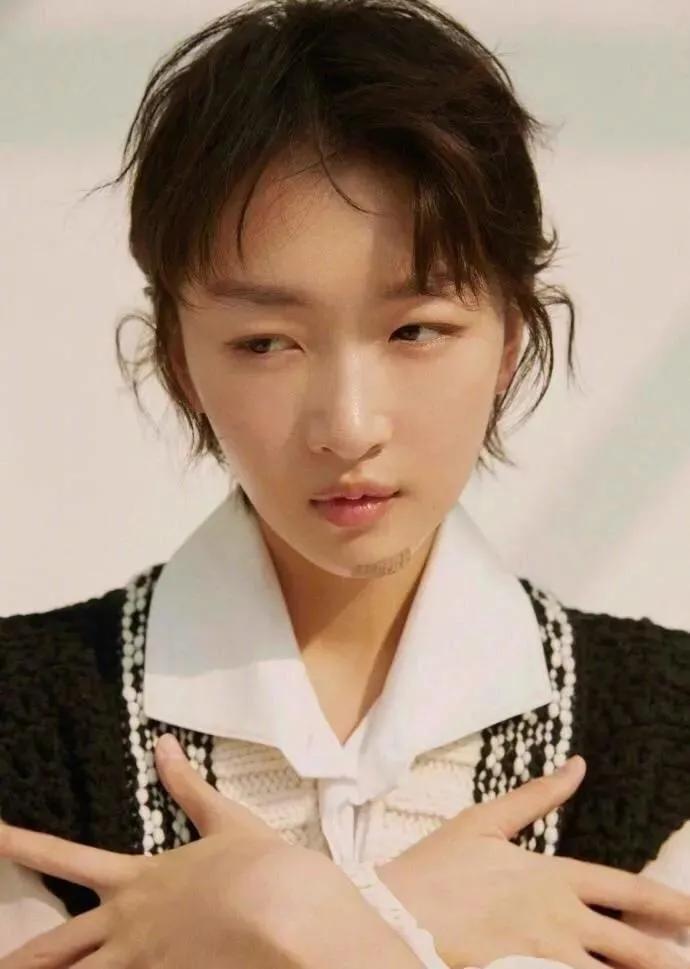 Photos of Zhou Dongyu - iNEWS