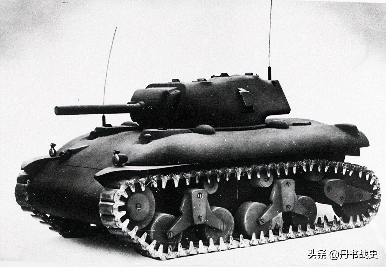 Four different equipment during World War II, the American T7 light ...