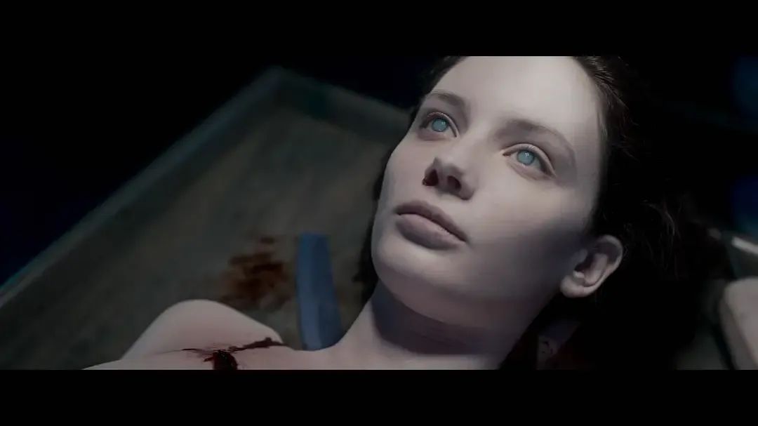 How are graphic models set up in horror movies? - iMedia