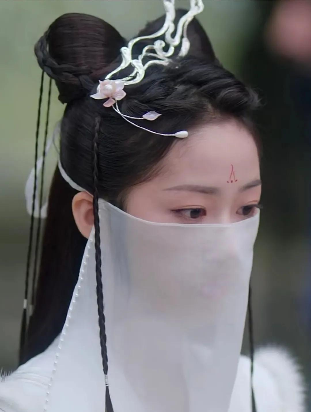 Agarwood is like crumbs - Lin Lang played by Yang Qizi - iNEWS