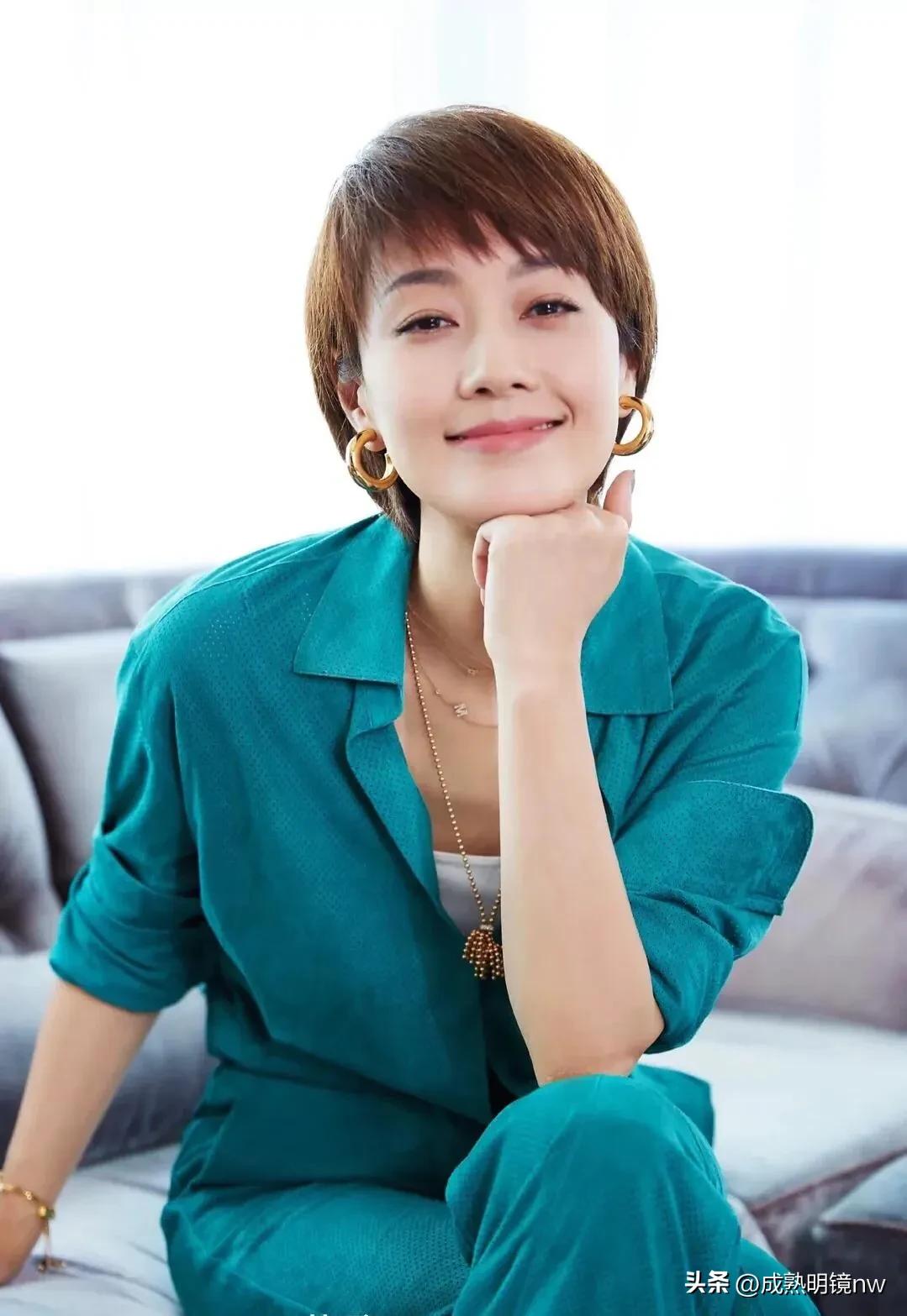 Ma Yili, gentle and beautiful, intellectual and elegant, dignified and ...