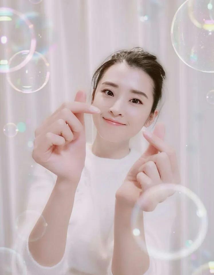 Li Ruojia's beautiful pictures - iNEWS