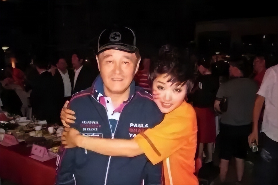 Jiaojiao bombarded Zhao Benshan with tears: He sent Zhao Si to check my ...