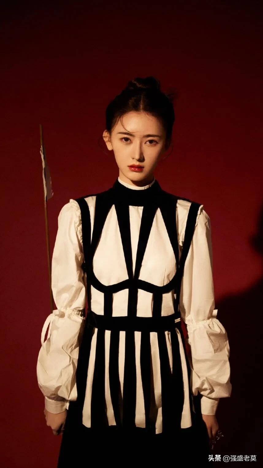 Li Yizhen's amazing photo - iNEWS