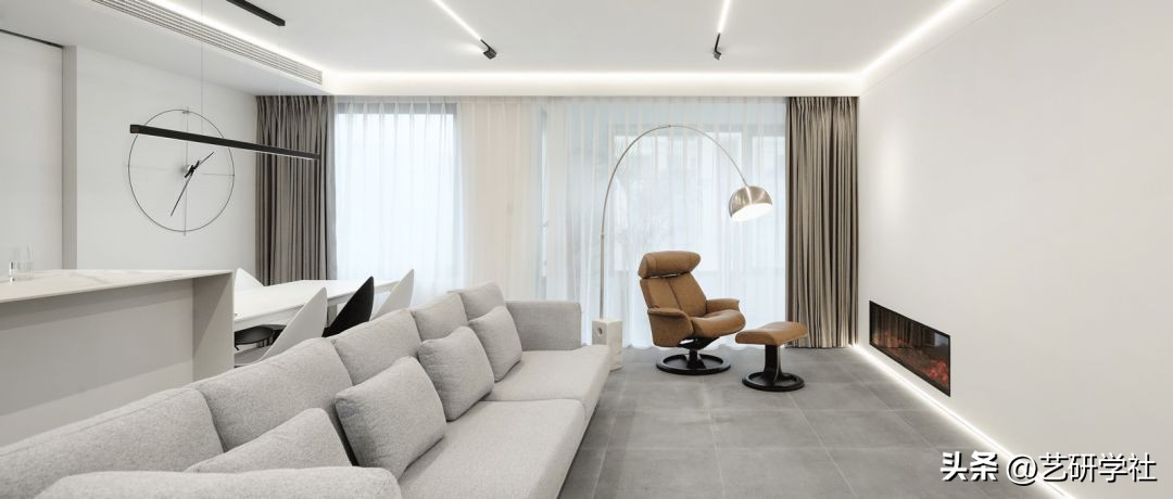 One person lives in 170 square meters, and a minimalist life is a high ...