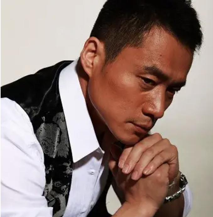 Famous actor Ding Haifeng: Without you, would I be where I am today ...
