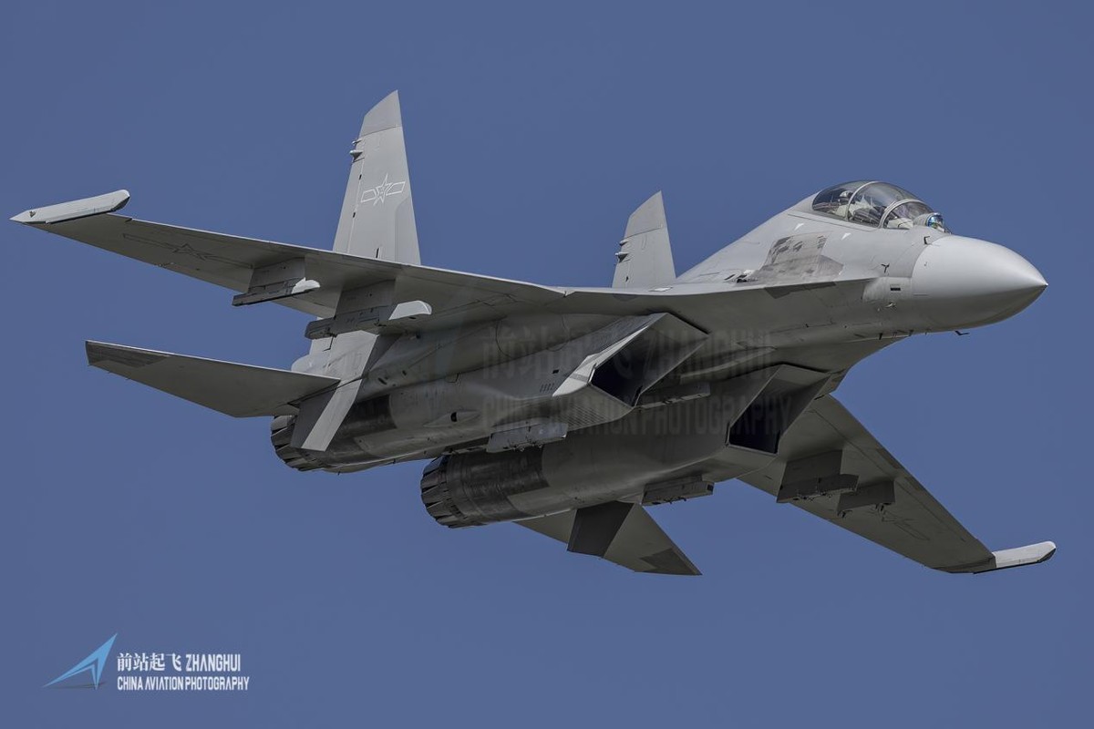 The J-16 and Su-30 acted together, and the north and the south ...