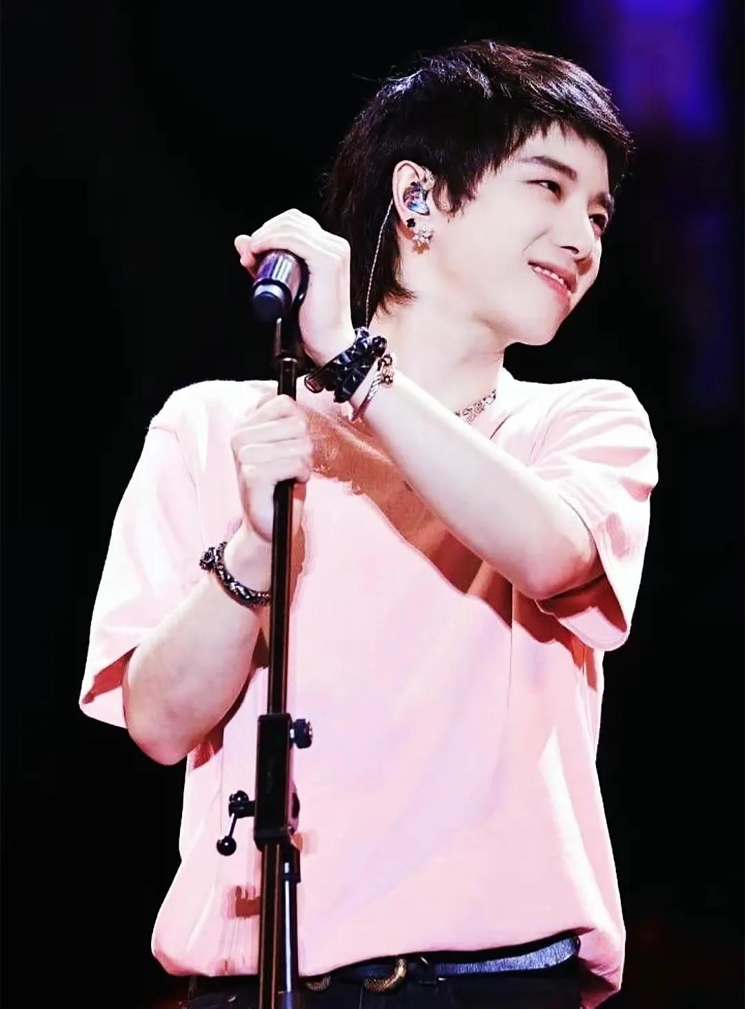 CCTV deleted Hua Chenyu's song just because he sang too badly? - iMedia