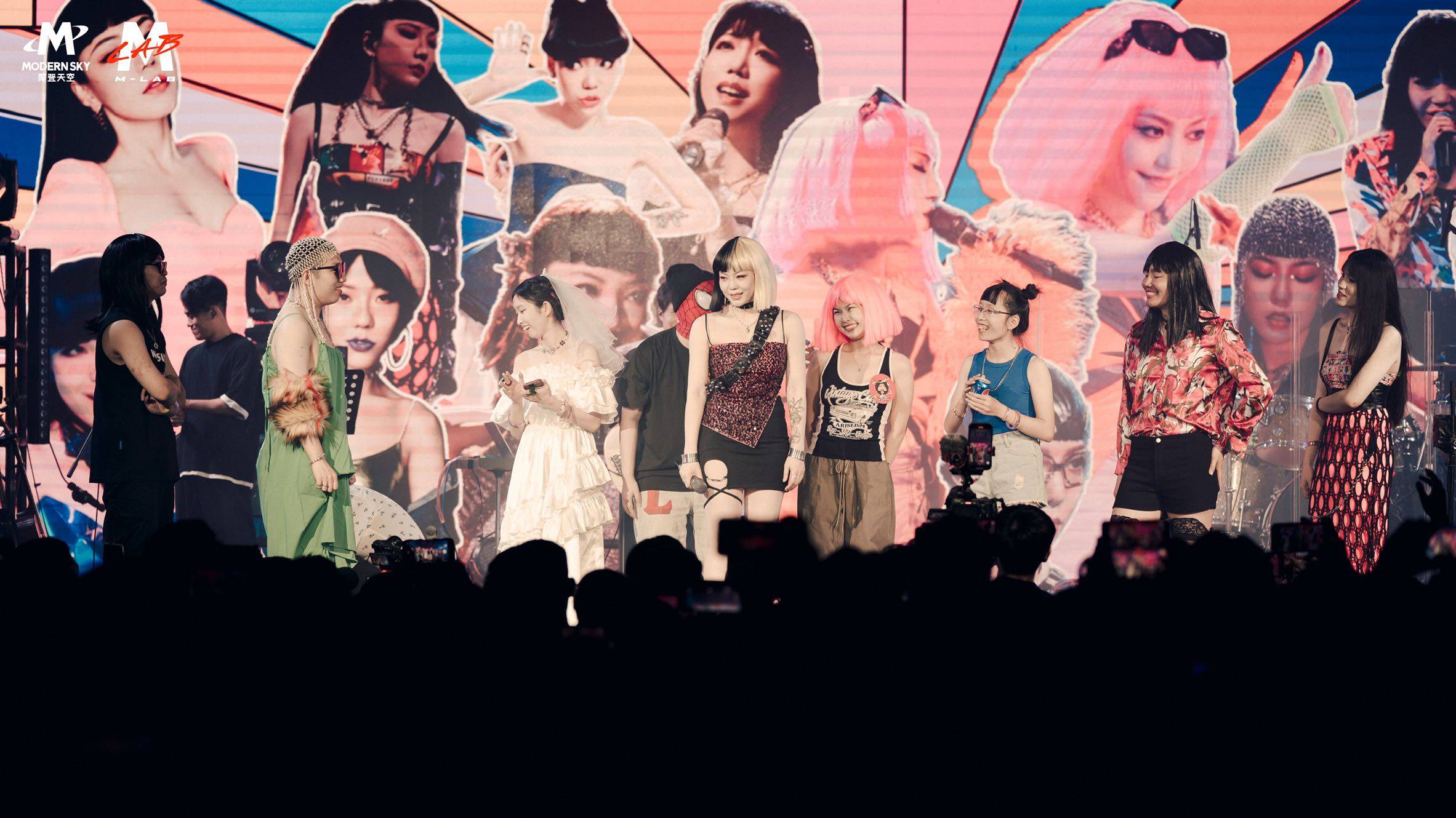 Wu Mochou's tour landed in many cities in the north and south, and the ...