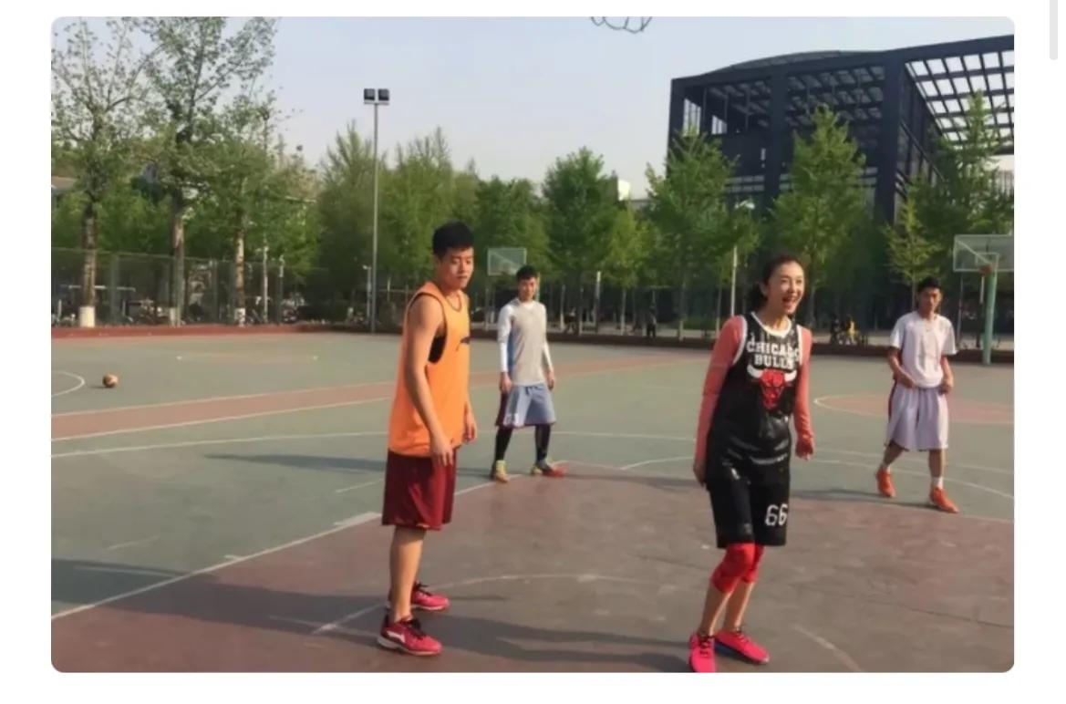 She was a supermodel, 1.82 meters tall and good at acting, but married ...