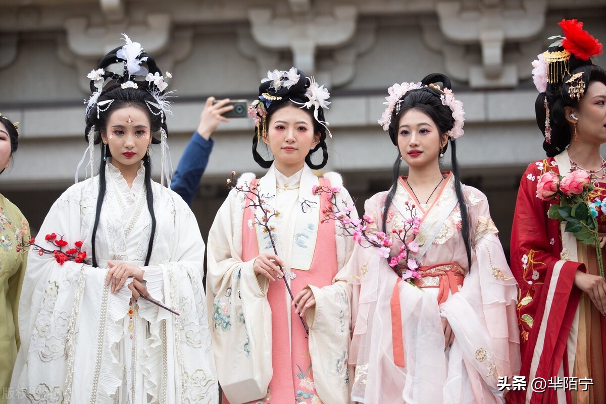 Inheritance and development of Hanfu culture - iMedia