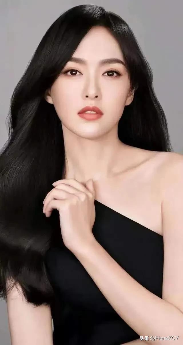 Costume goddess Tang Yan, the game endorsement is also elegant and ...