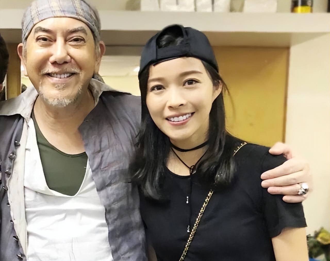 She was praised for her outstanding acting skills and was praised by ...