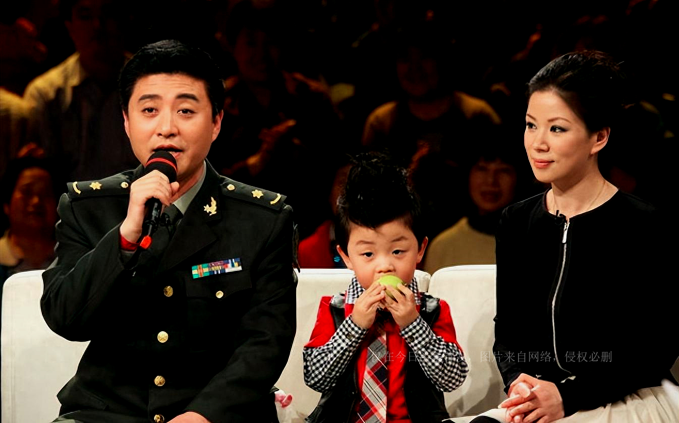 Crosstalk actor Zhou Wei's private life was exposed. He worshiped Jiang Dawei and Zhu Jun as his ...