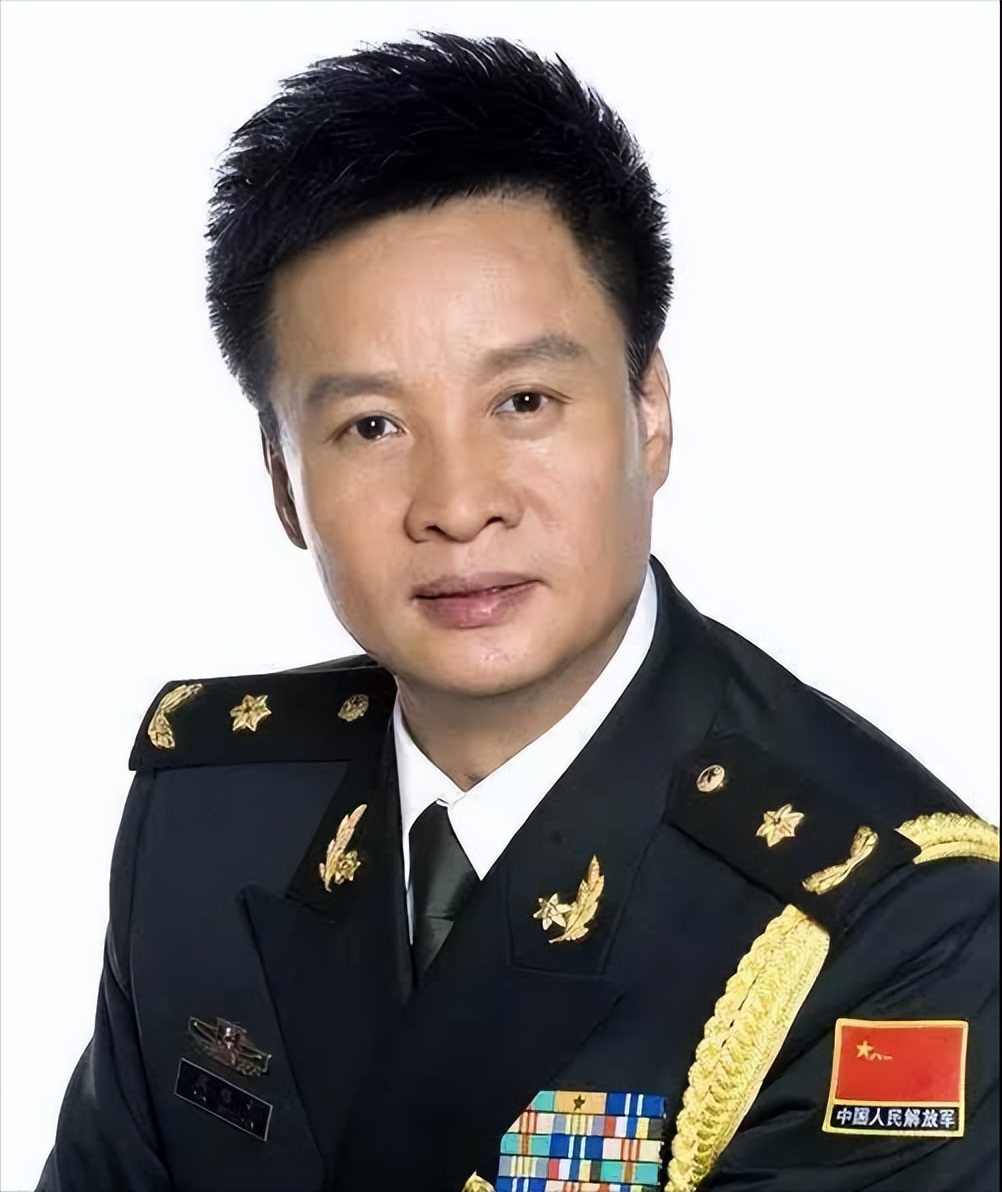 "Little Li Shuangjiang" Yan Weiwen: Marrying his first love at the age ...