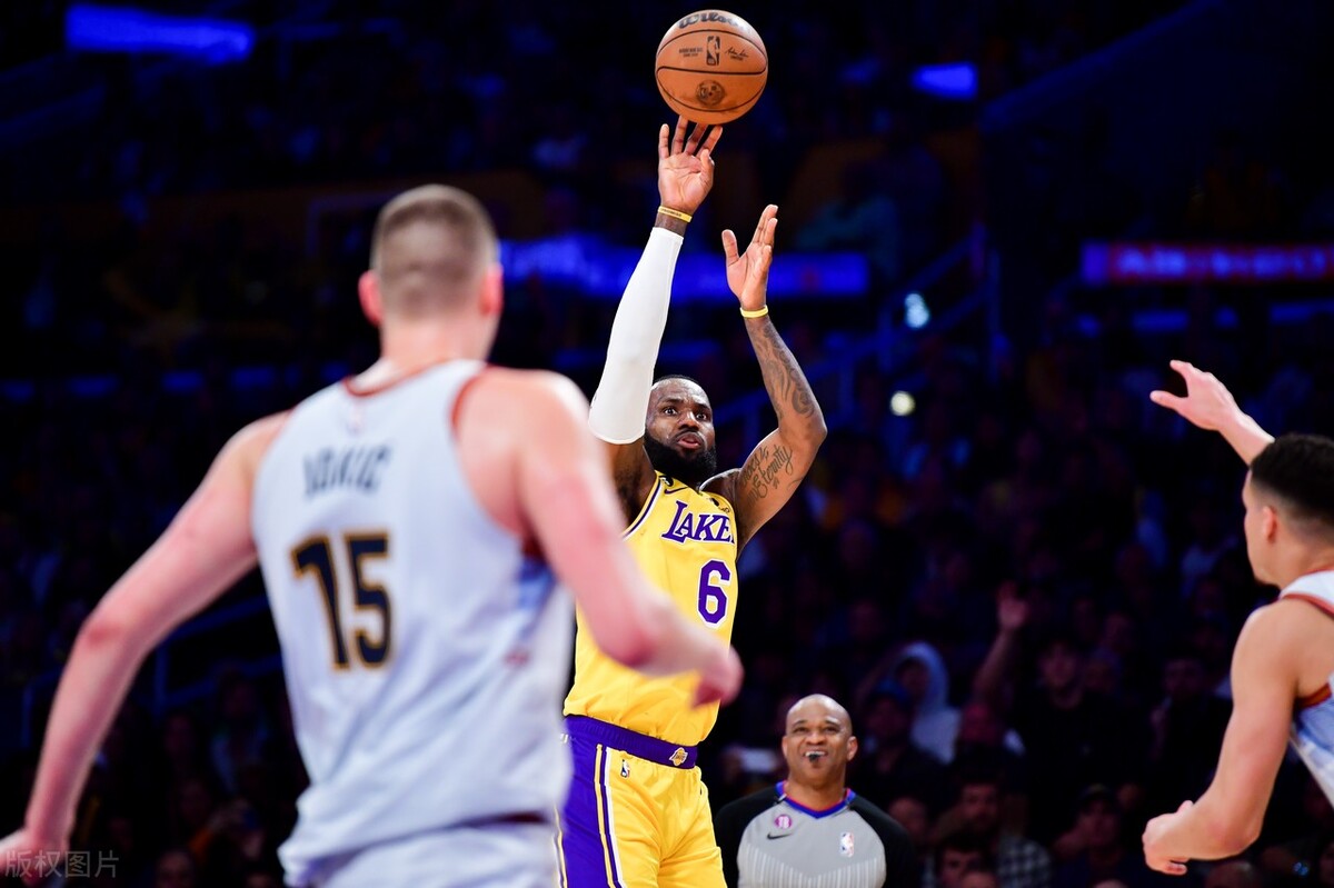 LeBron James' Fitness Tip: Improve Your On-Course Fitness! - iMedia