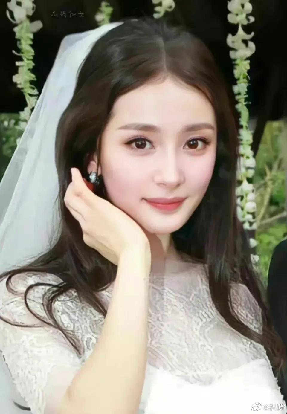A List of Female Stars' Absolute Beauty - Yang Mi - iNEWS