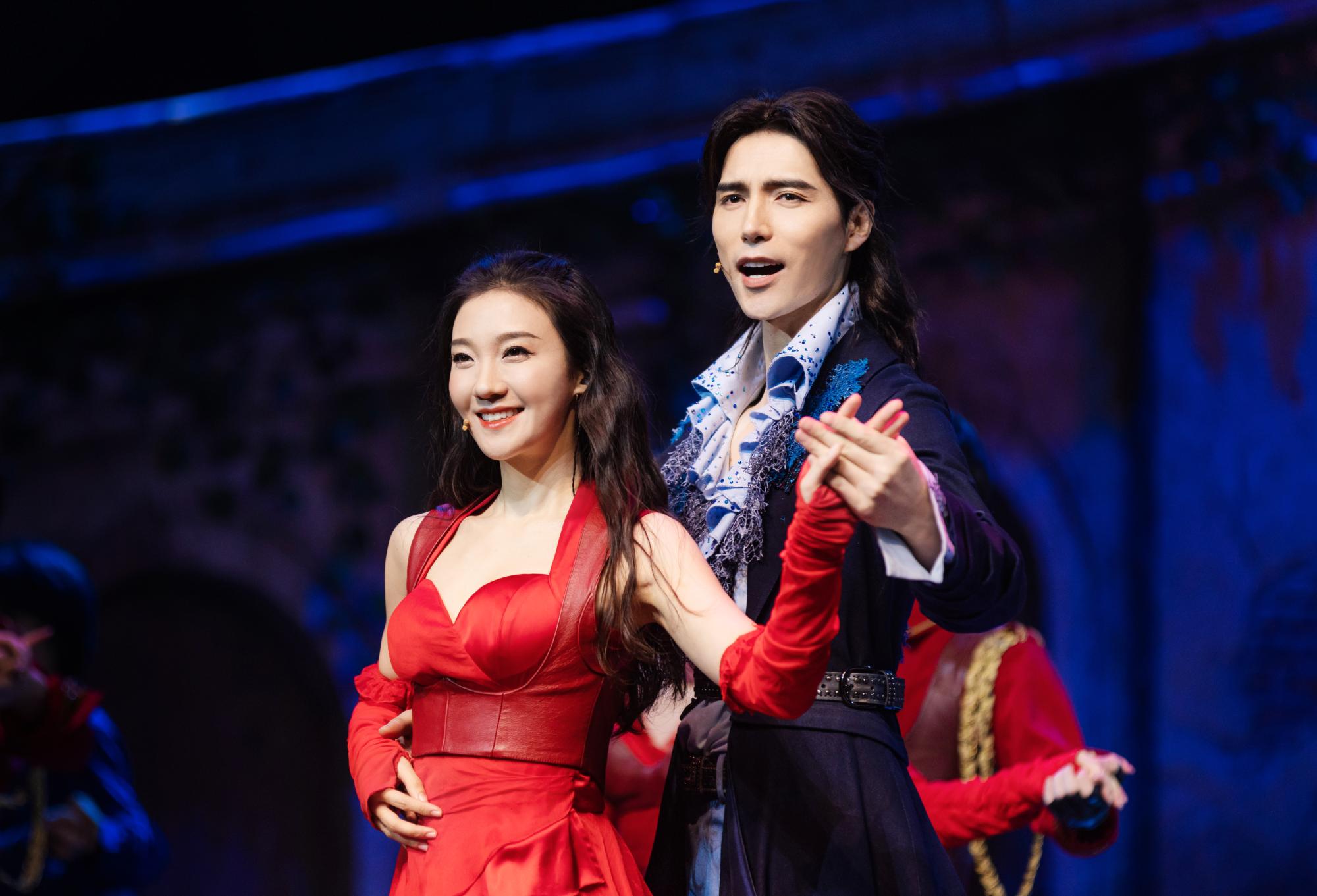 Ayunga is absolutely amazing, the musical "Romeo and Juliet" is too ...