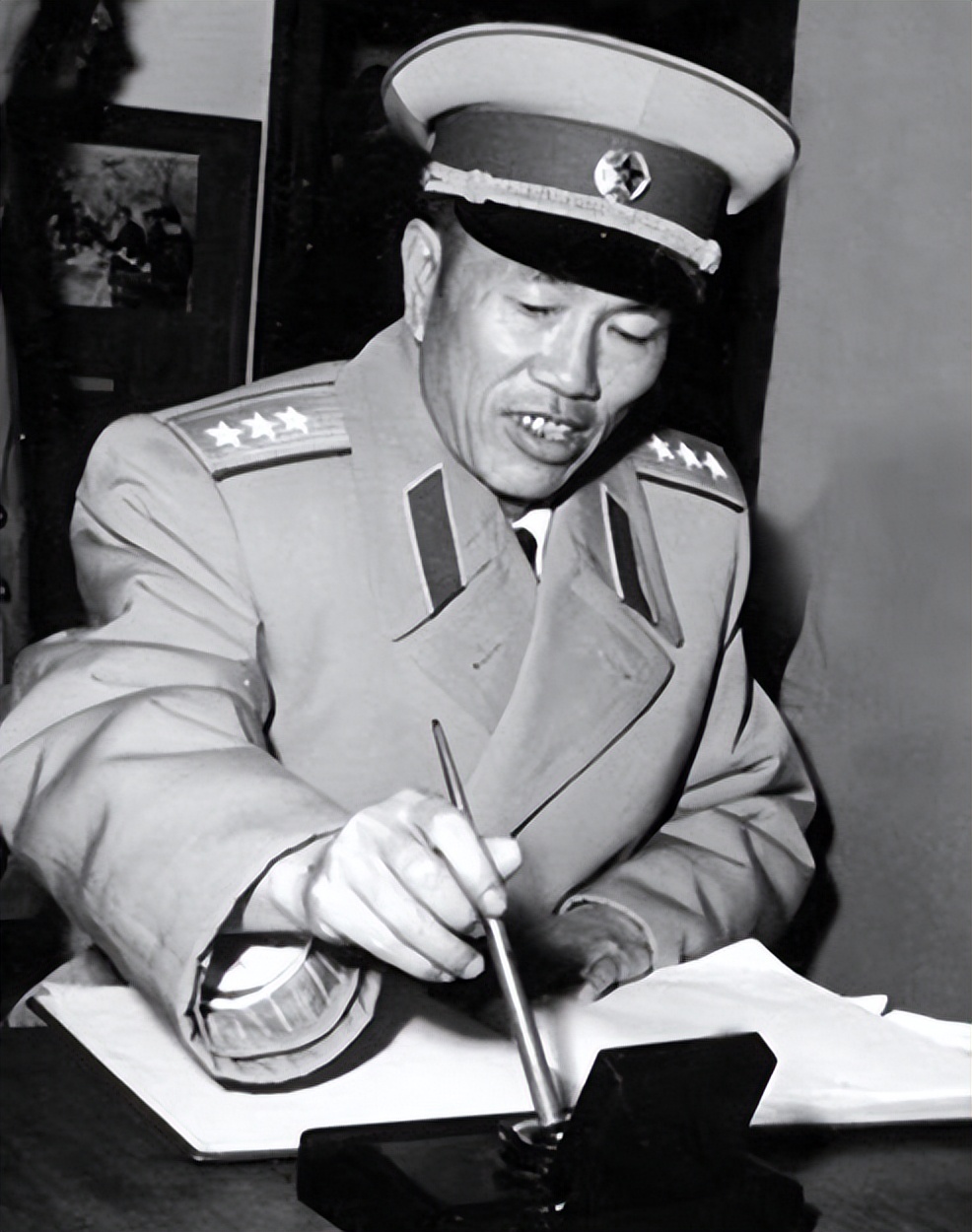 The contradiction between Deng Hua and Huang Yongsheng Why did Deng Hua ...