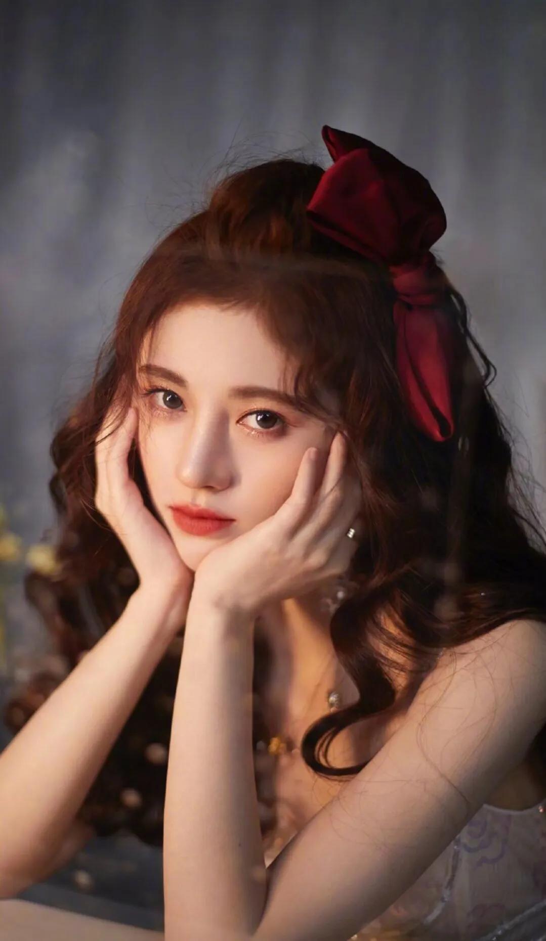 Ju Jingyi high-value wallpaper sharing - iNEWS