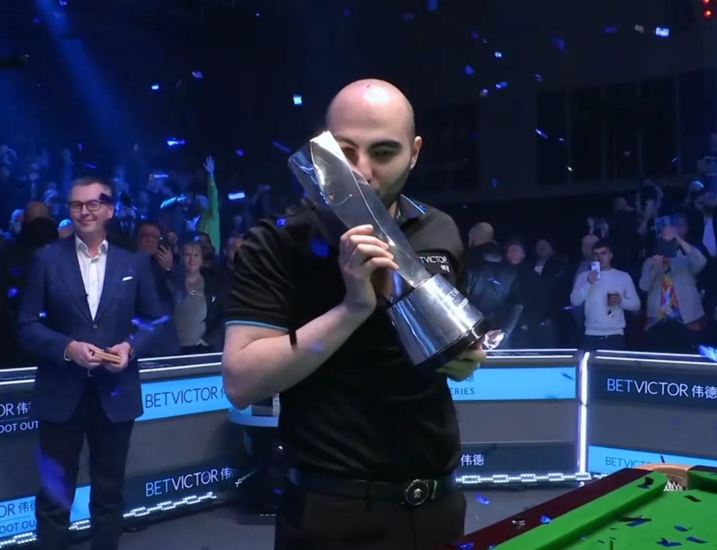 28-year-old Hussein Wafi: Try to balance the game and life, and hit the ...