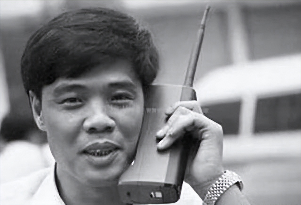 A simple nostalgic history of classic mobile phones - (1) The ...