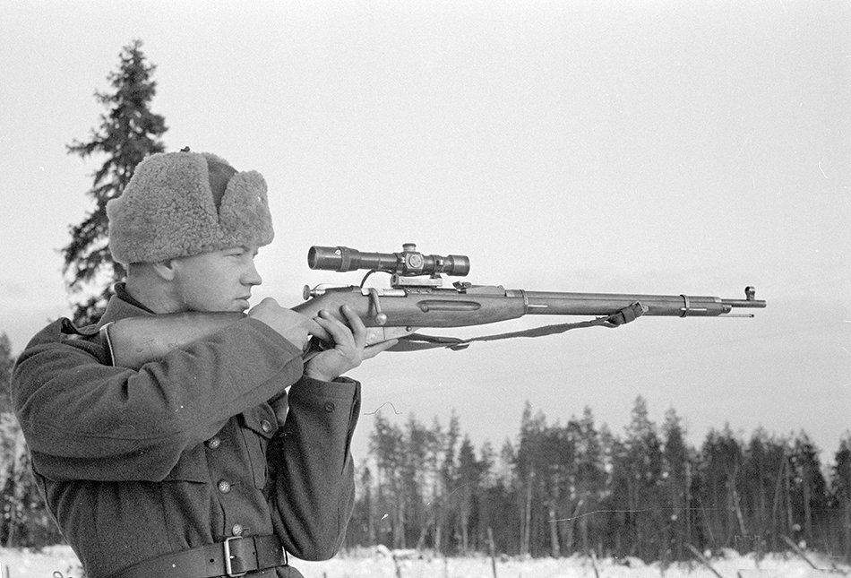 The red sniper of the Soviet Union, the first professional sniper rifle ...