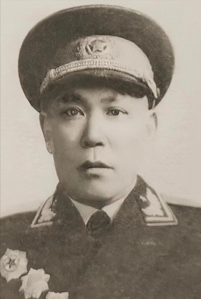 He is a famous general under "Chen Su". In 1976, he attempted to plan ...