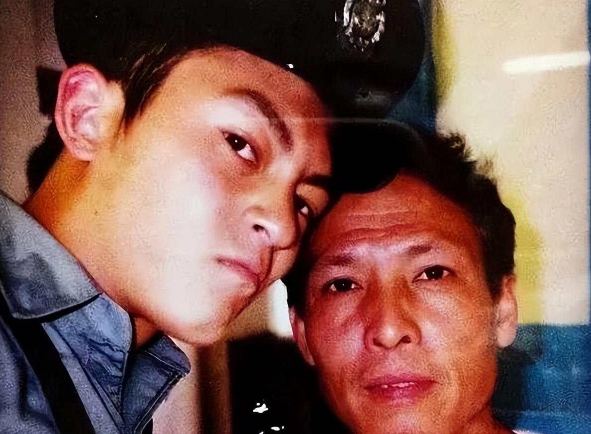Brother Long passed away. He sent Edison Chen's computer for repairs ...