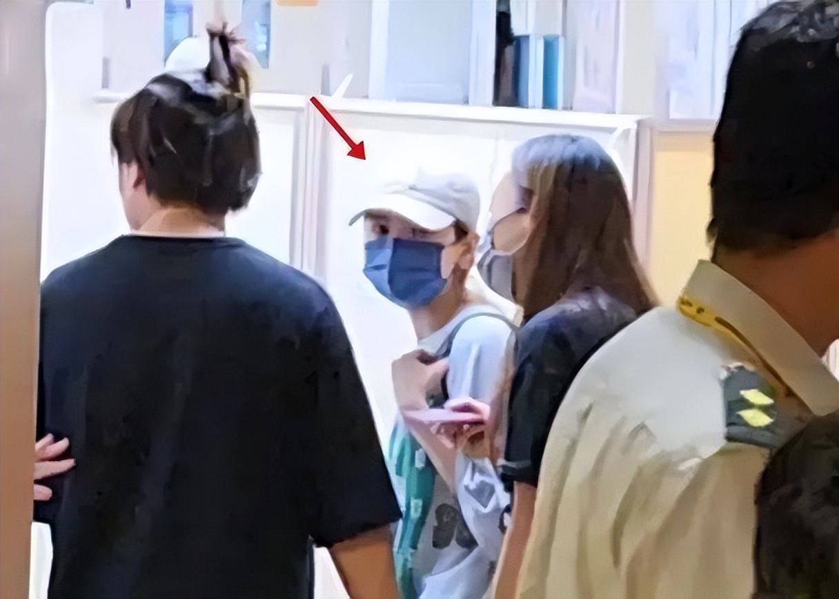 The injured drummer at the MIRROR concert was recently exposed: it was ...