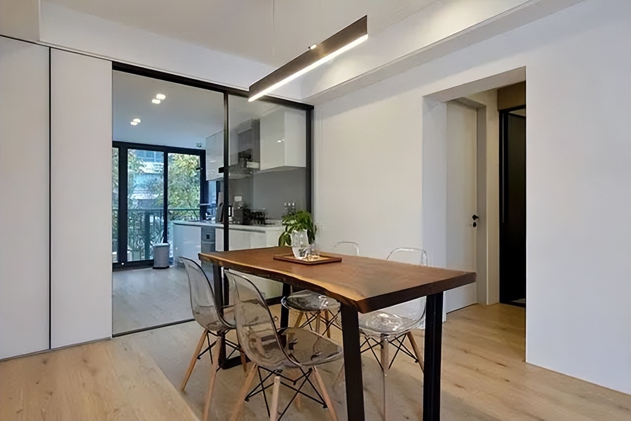 The 140-square-meter new home has minimalist decoration, the whole ...