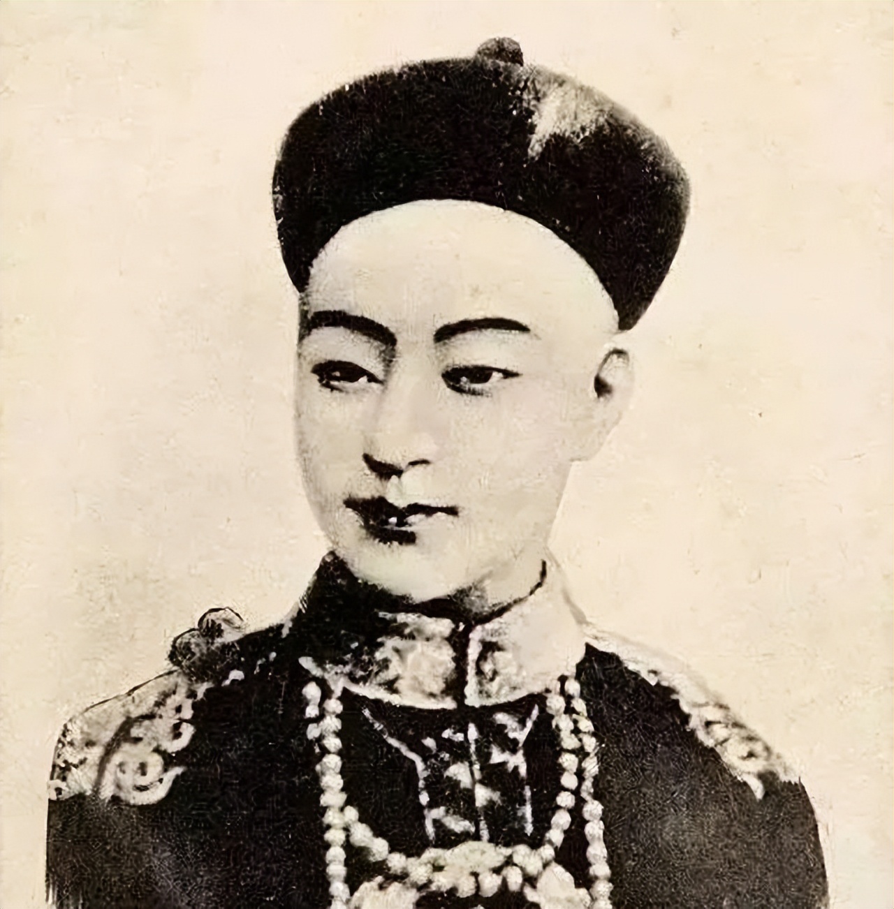 In 1898, Tan Sitong was executed after being hacked more than 30 times ...