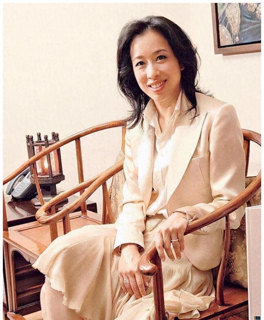 Courage is admirable: Zhu Lingling once again left a wealthy family and ...