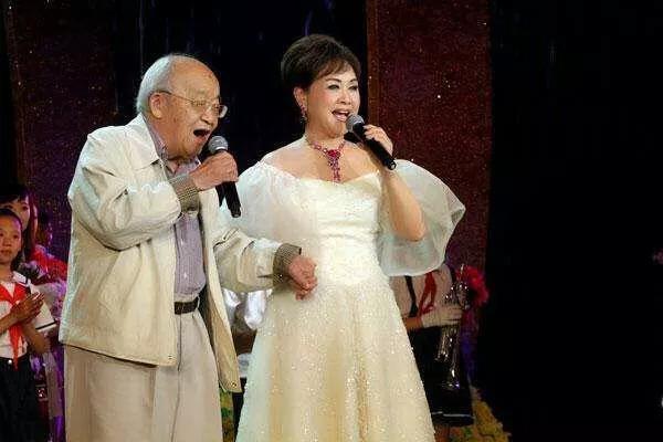 Music giant Qiao Yu signed my autograph for me - iNEWS