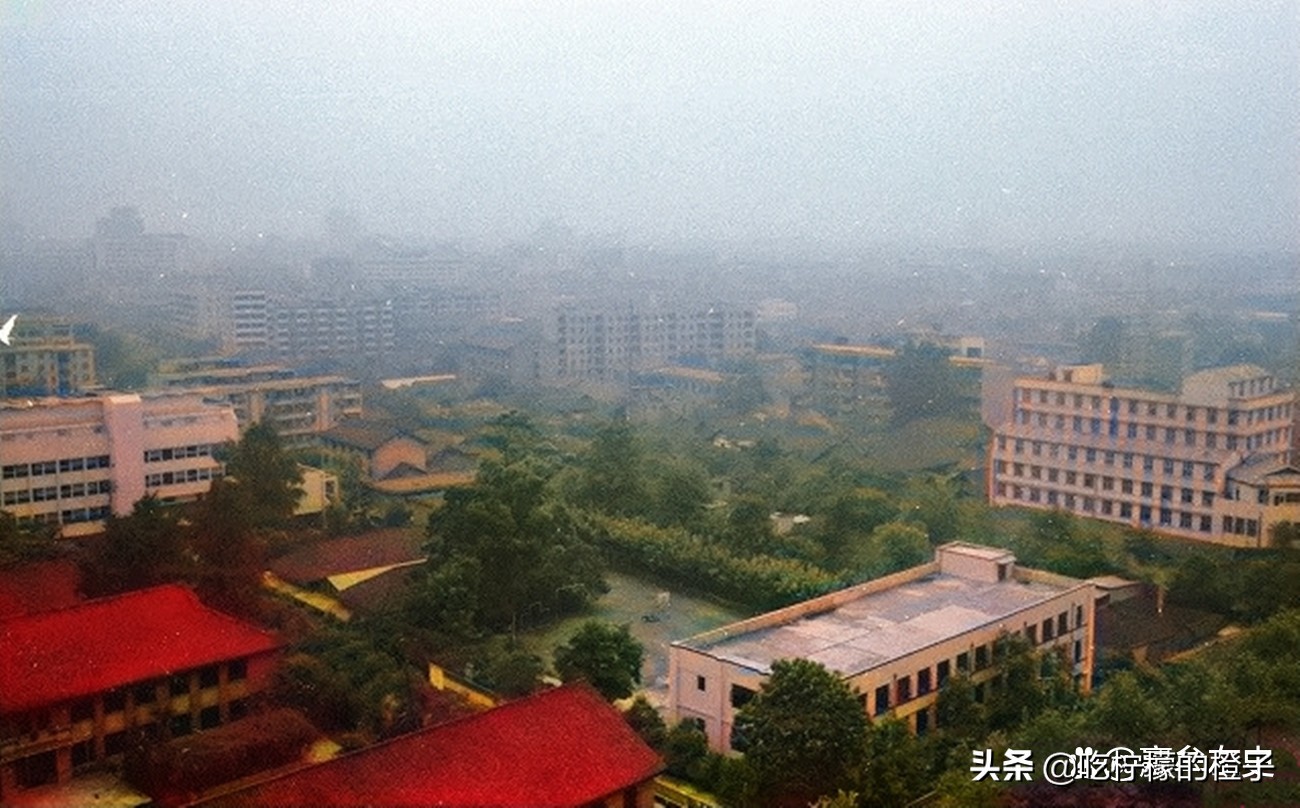Old photo: Chengdu in 1990, a city full of fireworks in the eyes of a ...