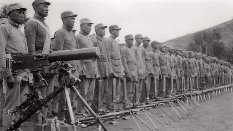 How many people are there in a standard infantry division, and how many ...