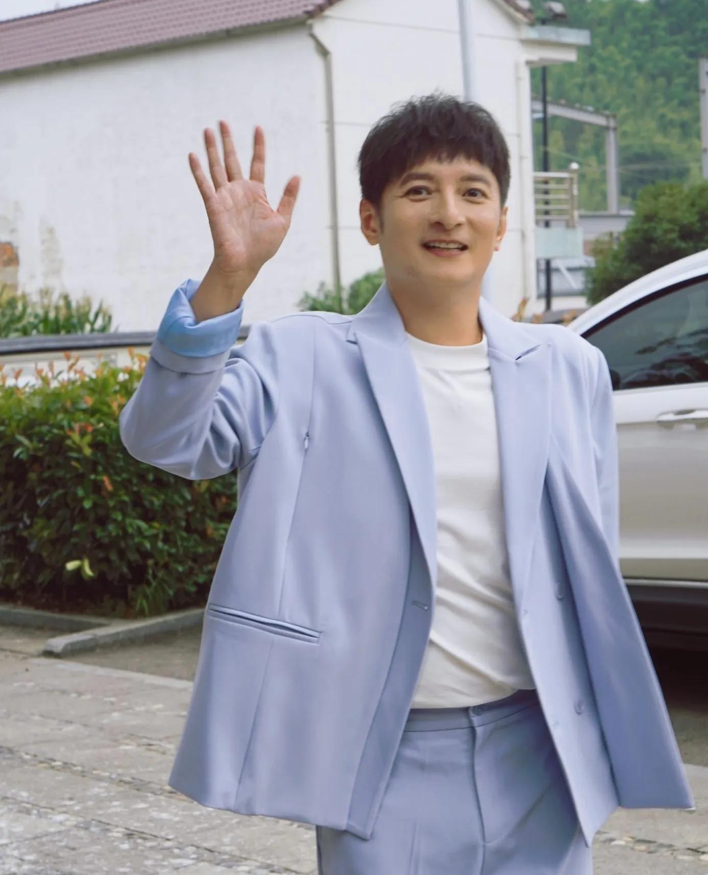 Xie Na, Li Weijia and Wu Xin teamed up again to record a new variety ...